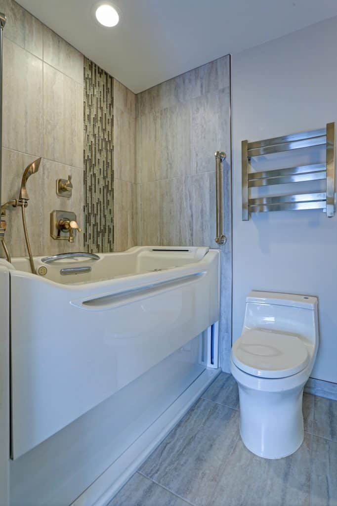 10 Benefits of Walk-In Tubs | Big Easy Bathtubs