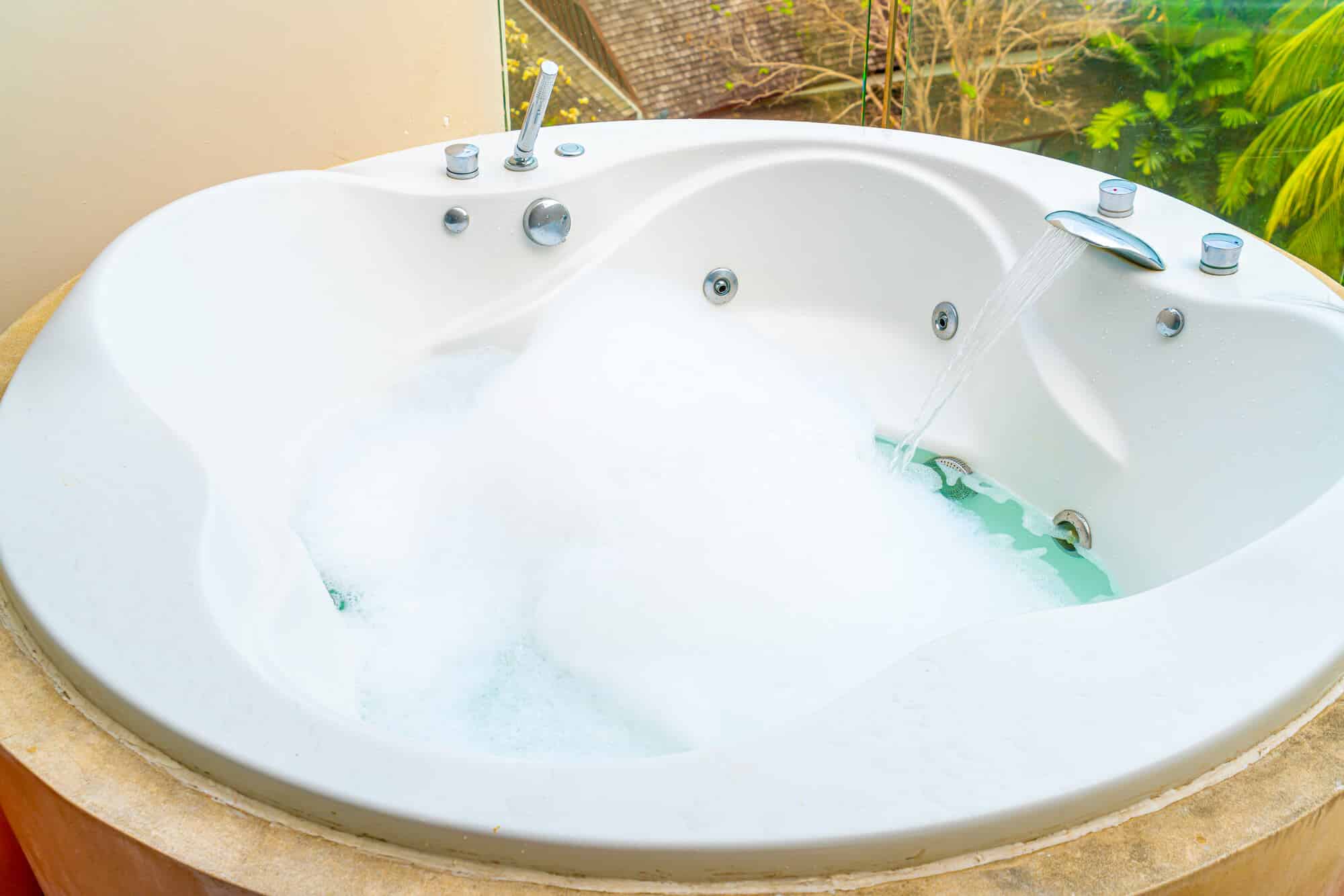 How to Create a Spa-Like Bathroom with a Whirlpool Tub | Big Easy Bathtubs